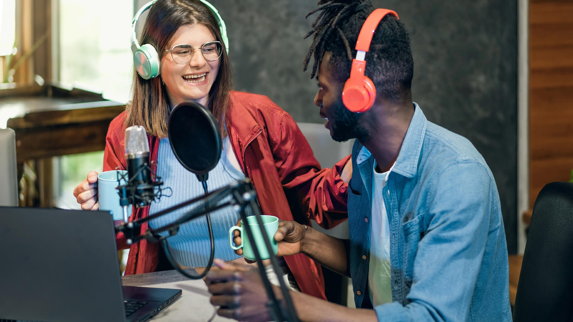 A Beginners Guide To Posting Your First Podcast Episode - Pixel ...